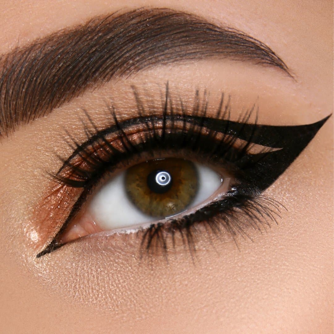 Flawless Winged Liner in a Flash | Vegan & Waterproof Eyeliner Stamp ...